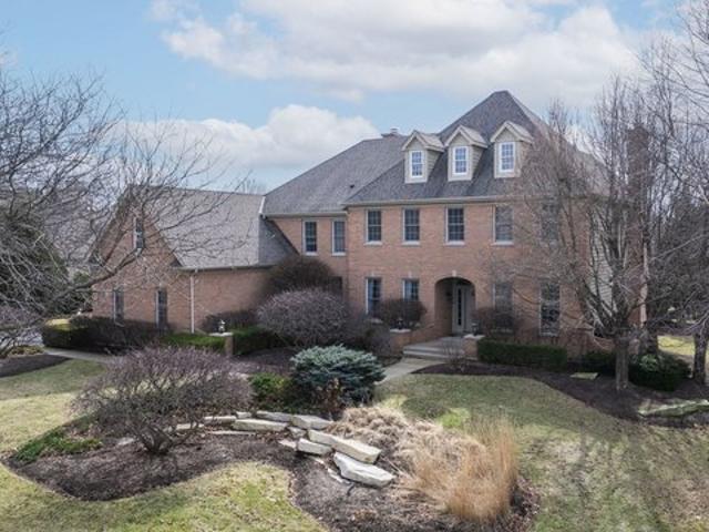 121 Boulder Dr, Lake in the Hills, IL 60156
