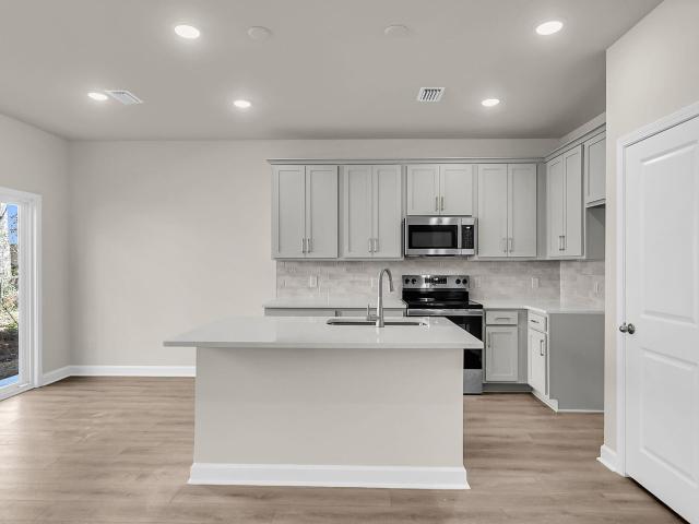 121 Berry Shls Dr, Summerville, SC 29485 | MLS #26010