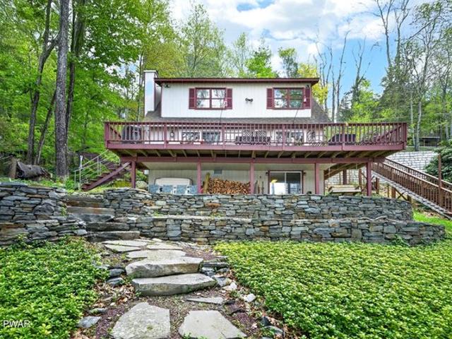 121 Big Woods Ii Rd, Greentown, PA 18426