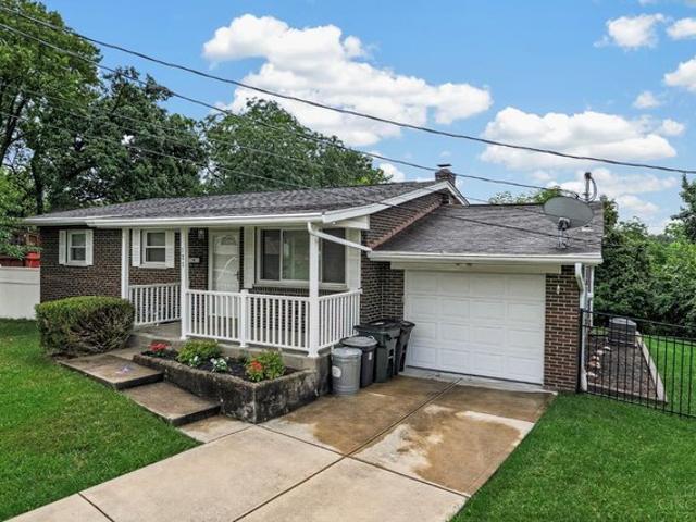 121 Biscoe Dr, Reading, OH 45215