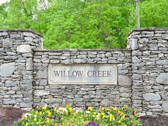 121 Brookview Cir
