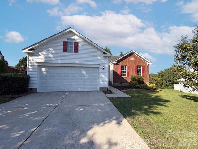 121 Brookstone Dr, Mount Holly, NC 28120
