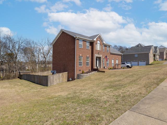 121 Buckhaven Dr, Hendersonville, TN 37075 | MLS #3136 | Compass