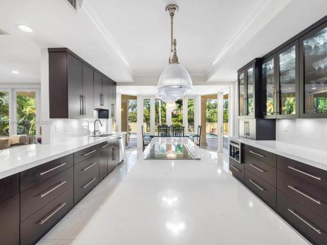 121 Gavilan Ave, Coral Gables, FL 33143