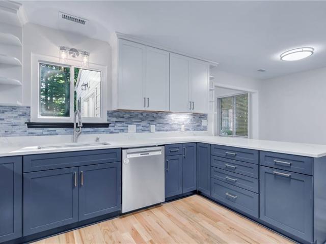 121 Gardenville DR