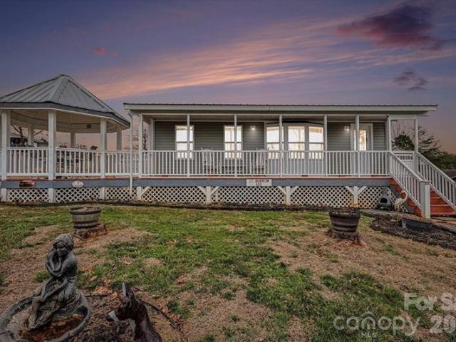 121 Grand View Dr Units 202 & 202A, New London, NC 28127