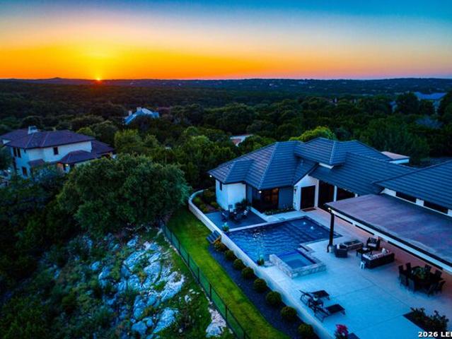121 Greystone Pt