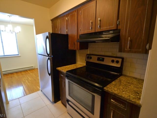 121 Grove St # 3