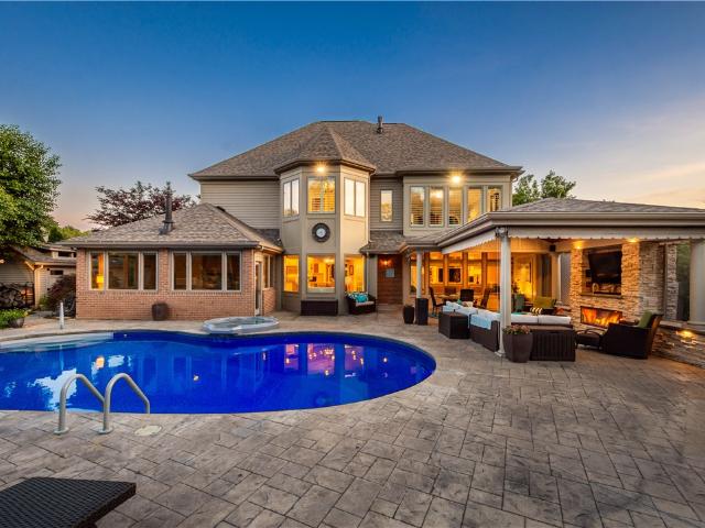 121 Doubletree Dr