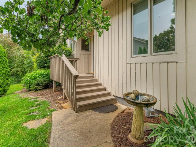 121 Deerlake Drive