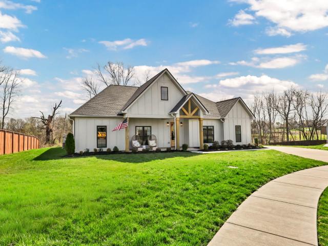 121 Denton Ct, Clarksville, TN 37043 | MLS #3150 | Compass