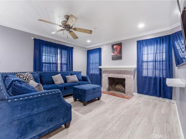 121 E 68th Way