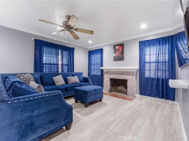121 E 68th Way