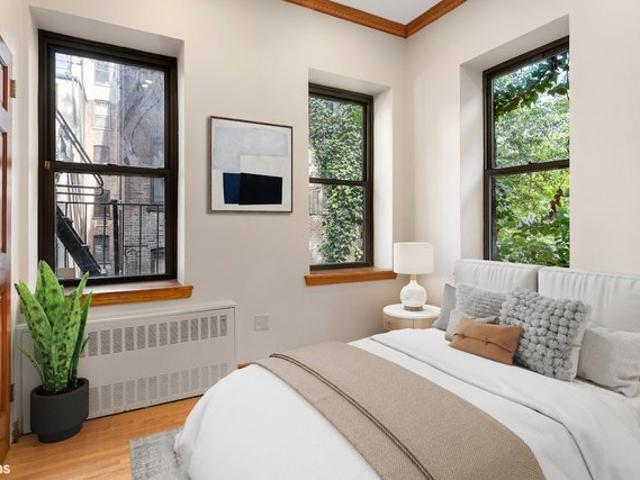 121 E 10th St Apt 2C, Manhattan, NY 10003