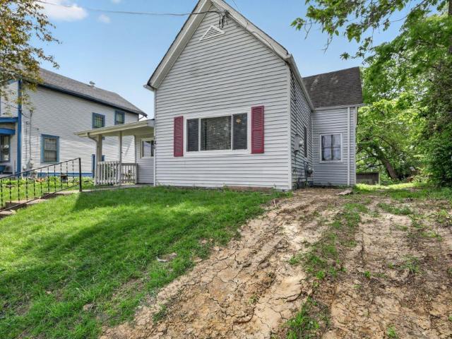 121 E 33rd Street