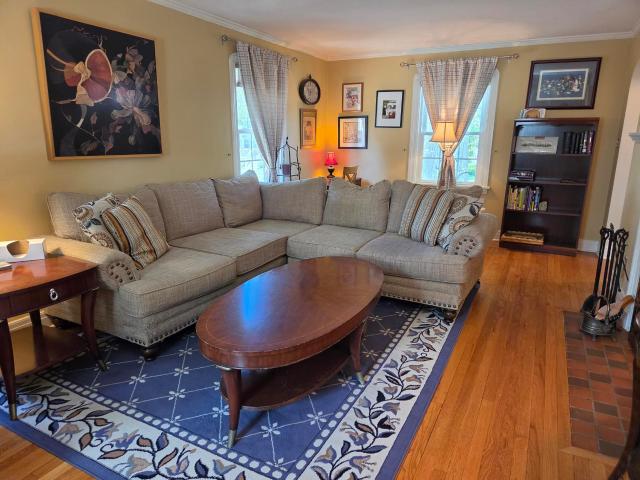 121 E 37TH Street