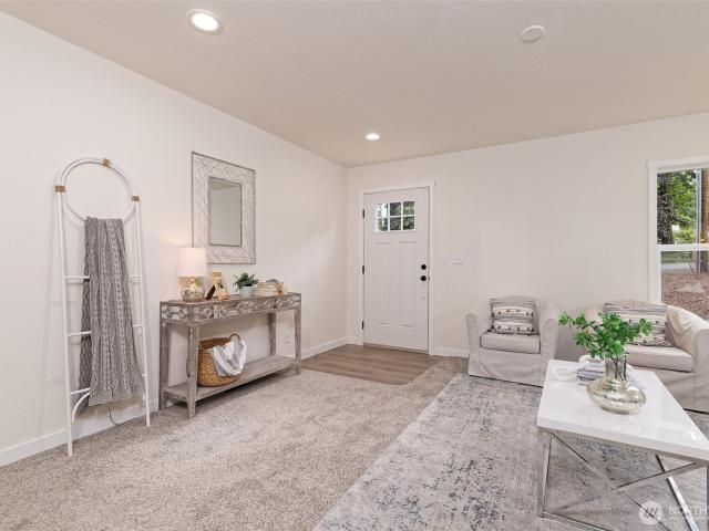 121 E Ashwood Lane