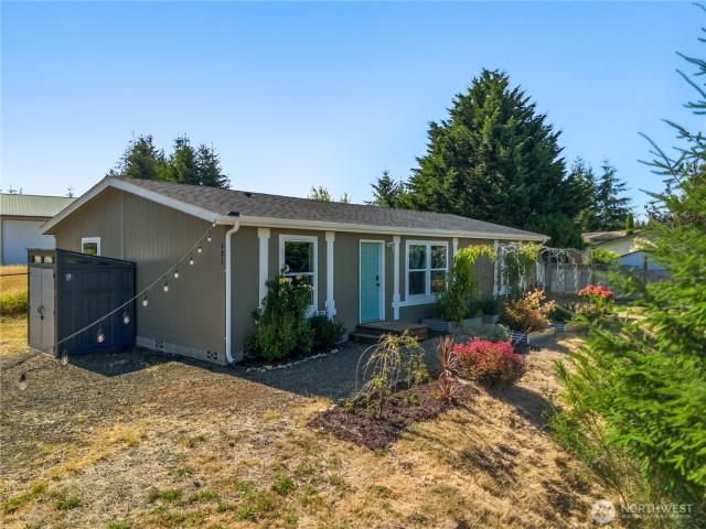 121 E Aspen Place