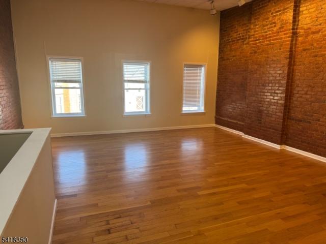 121 E Broad St # B