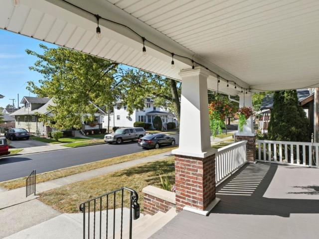 121 E Branning Avenue
