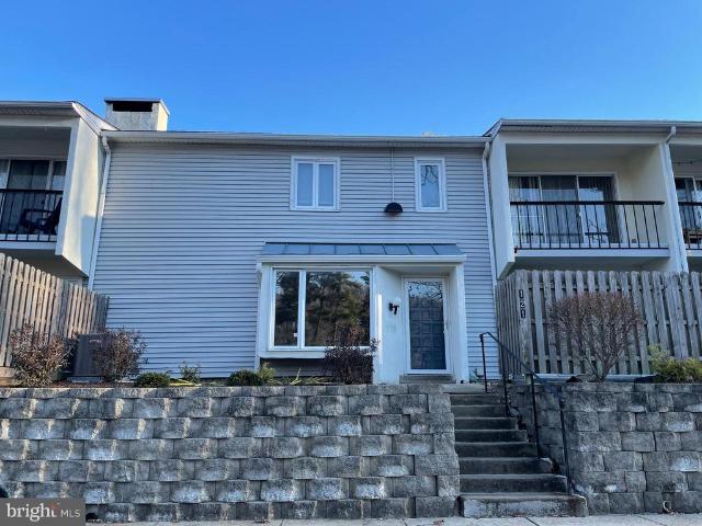 121 E Chelsea Circle