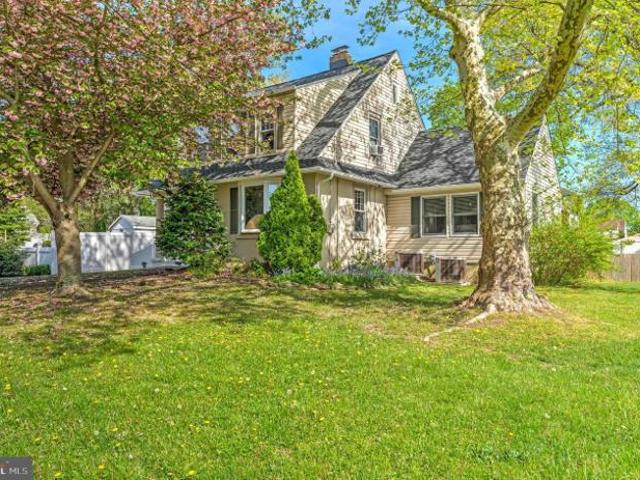 121 E Cumberland Ave, Sewell, NJ 08080