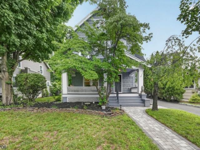 121 E Maple Ave