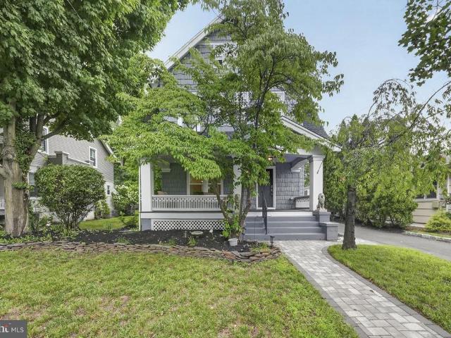 121 E Maple Avenue
