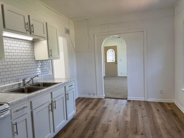 121 e melvin avenue