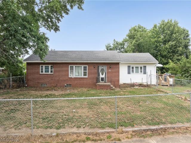 121 E Ralston Avenue