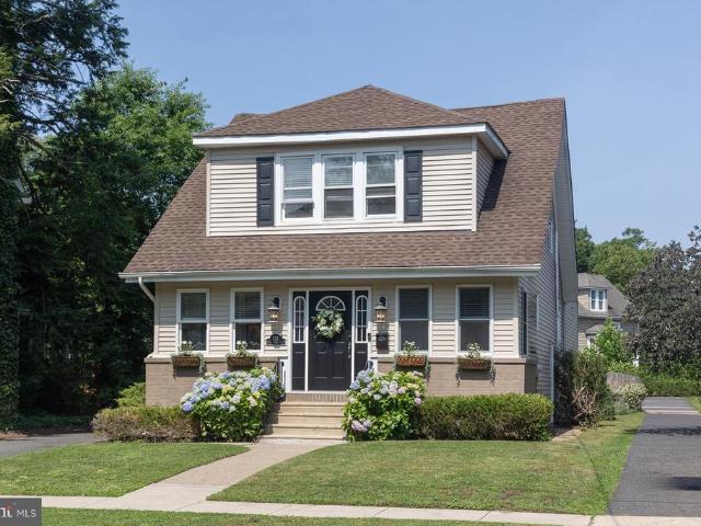 121 E Stiles Avenue
