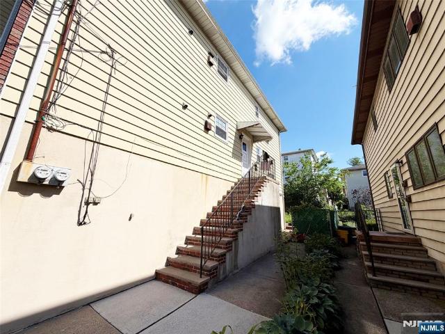 121 Edsall Avenue # 2nd Floor