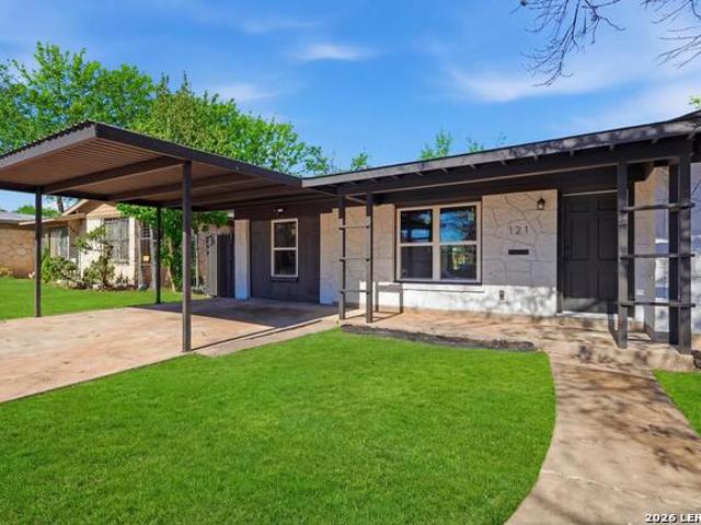 121 Eland Dr