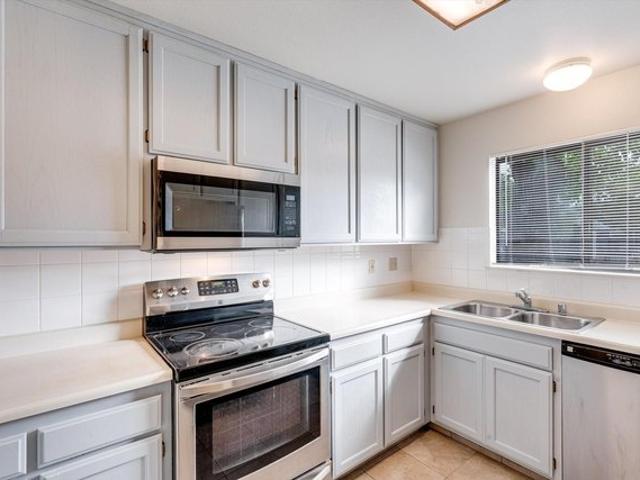 121 Elbridge Ave Apt B, Cloverdale, CA 95425