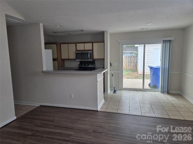 121 Foxglove Drive