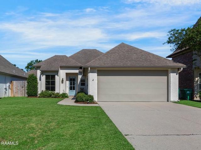121 Fairwood Dr, Broussard, LA 70518