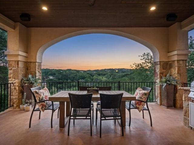 121 Feritti Dr, Lakeway, TX 78734