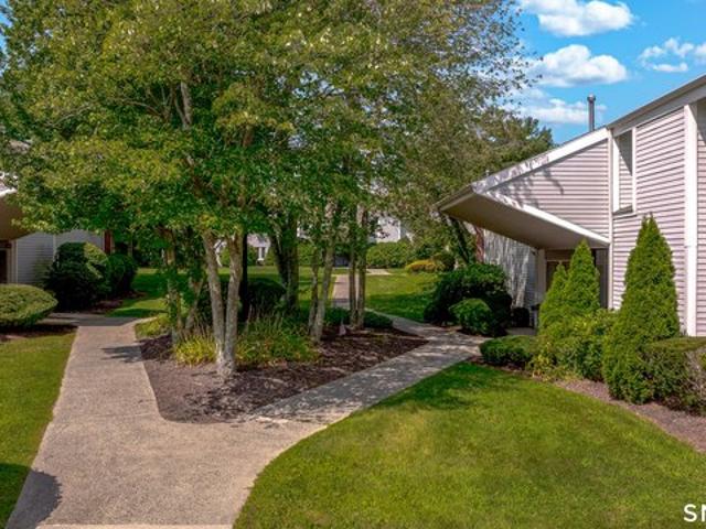 121 Florence Rd Unit 2C, Branford, CT 06405