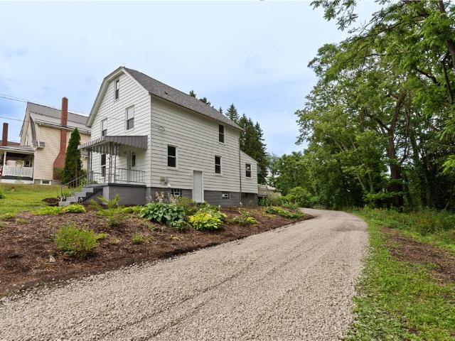 121 Freeport Road