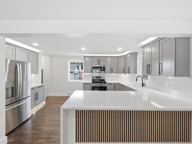121 Frost Street W