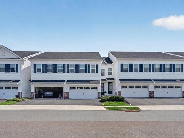 121 Knock Hill Dr, Royersford, PA 19468