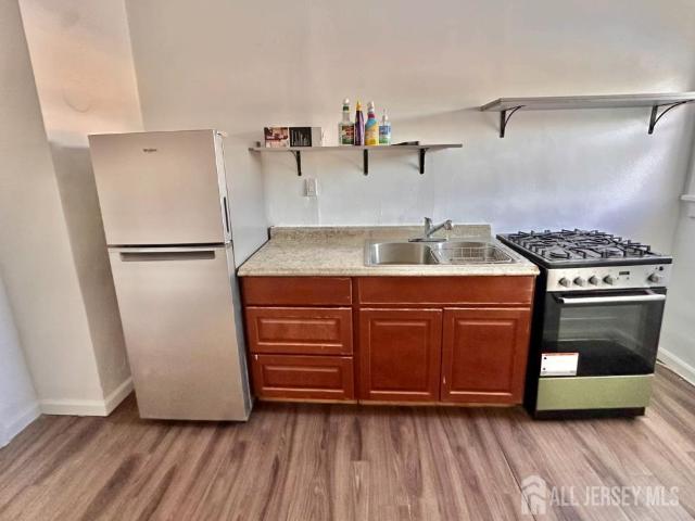 121 Kossuth Street 2