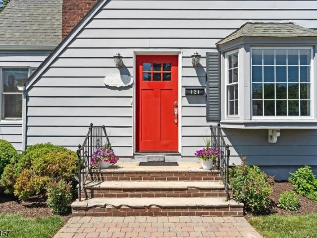 121 Kanouse St