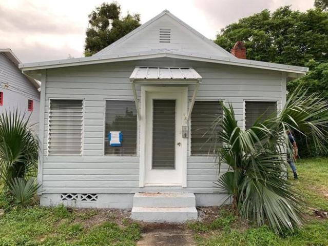 121 Kensington Ave, Deland, FL 32724