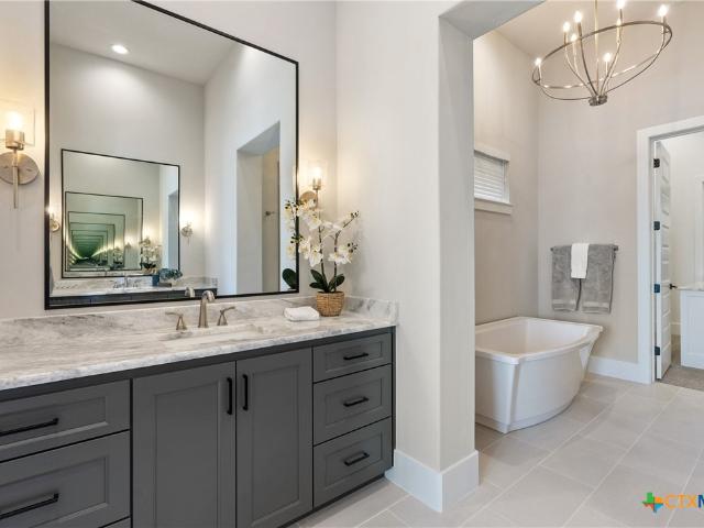 121 Houdini Way, Kingsland, TX 78639 | MLS #604545