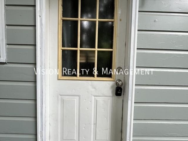 121 Howell Rd, unit B