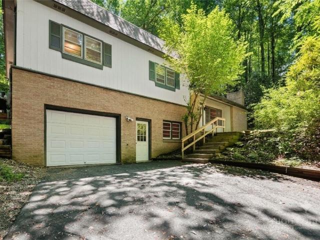 121 Horseshoe Drive