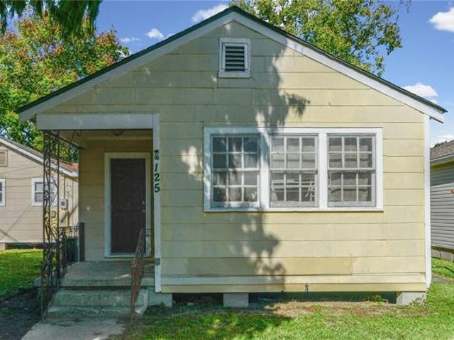 121 Hamilton St, Gretna, LA 70053 | Compass