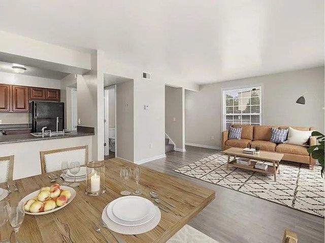 121 Harbor Pointe Ln, Greenville, NC 27858
