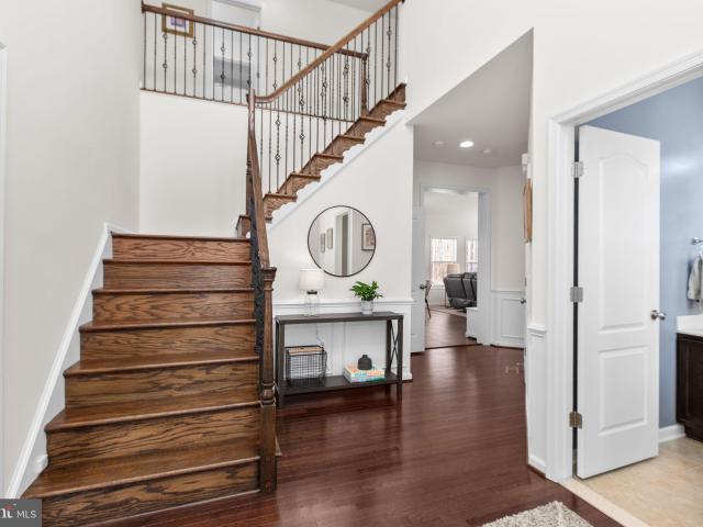 121 Hartwood Landing Ln, Fredericksburg, VA 22406 | MLS #VAST2046 | Compass